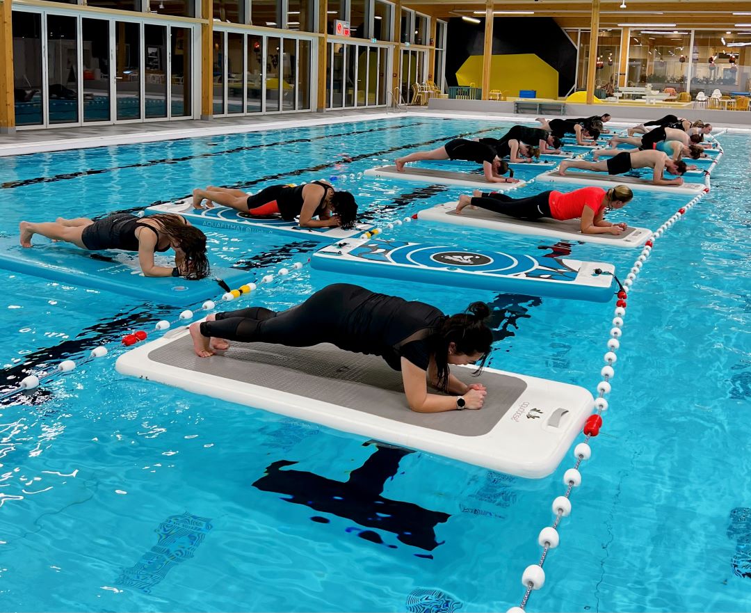 Aqua Float workout - Stéfani gets fit