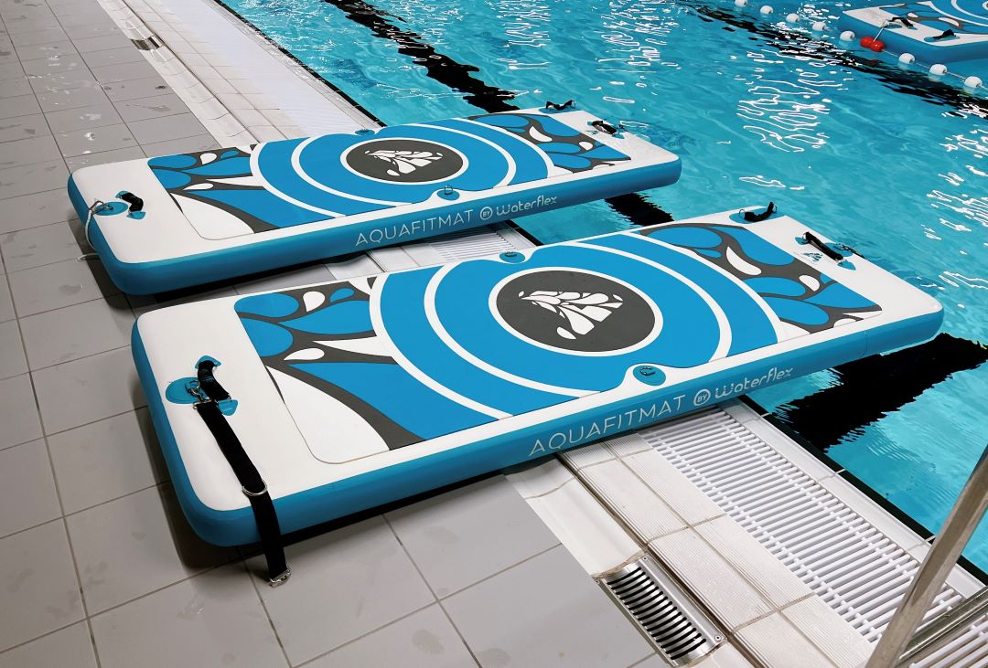 Aqua Float workout - Stéfani gets fit